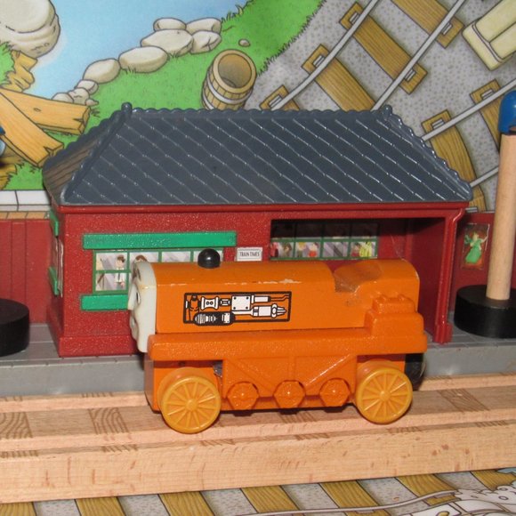 Thomas & Friends | Toys | Thomas Wooden Railway Train Engine Track ...